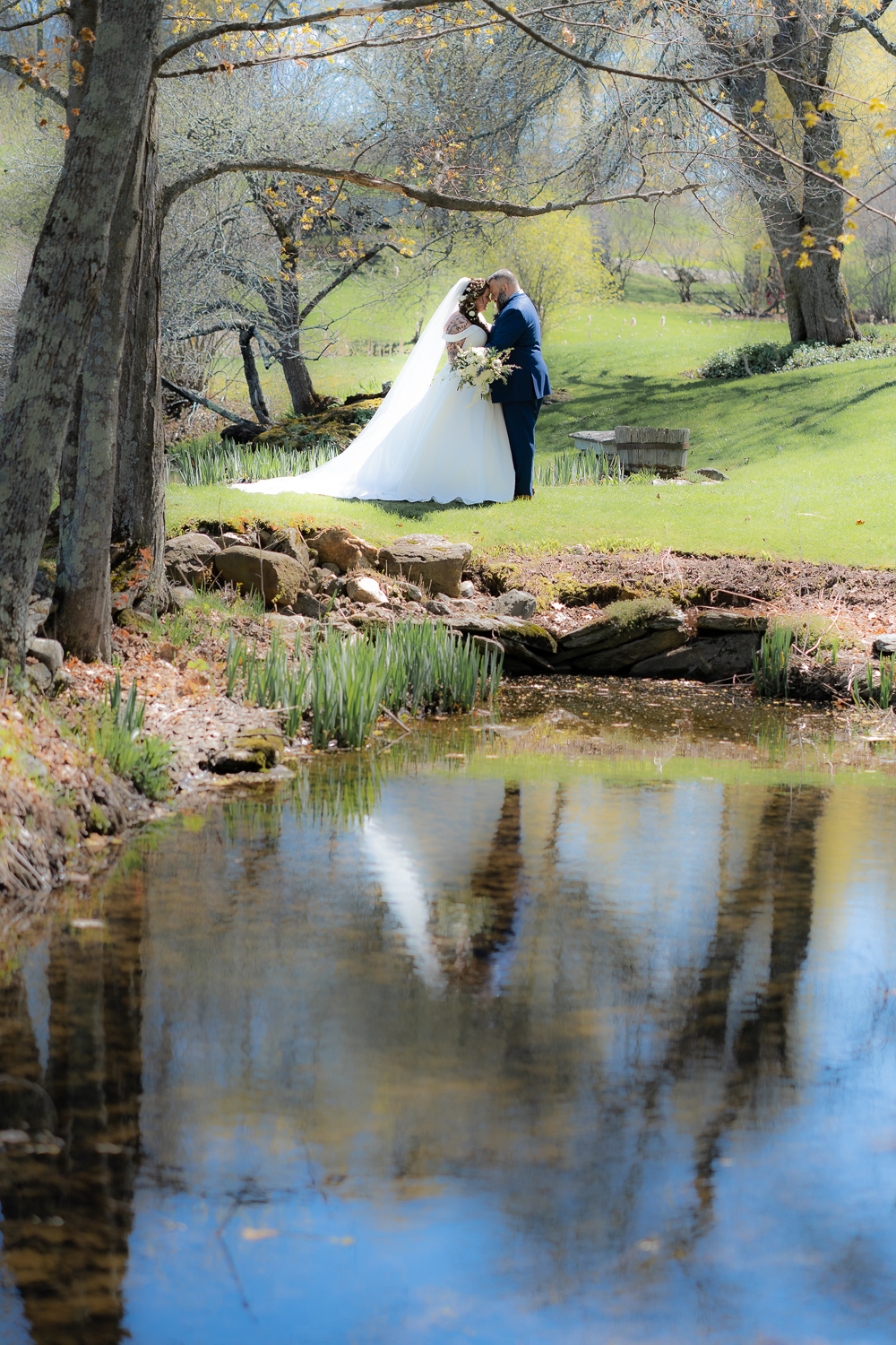Sarah & Paul | Amazing Vermont Wedding | Round Barn Farm - LoveBuzz ...